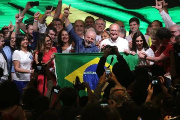 Brasil: Lula vence segundo turno e conquista terceiro mandato de ...